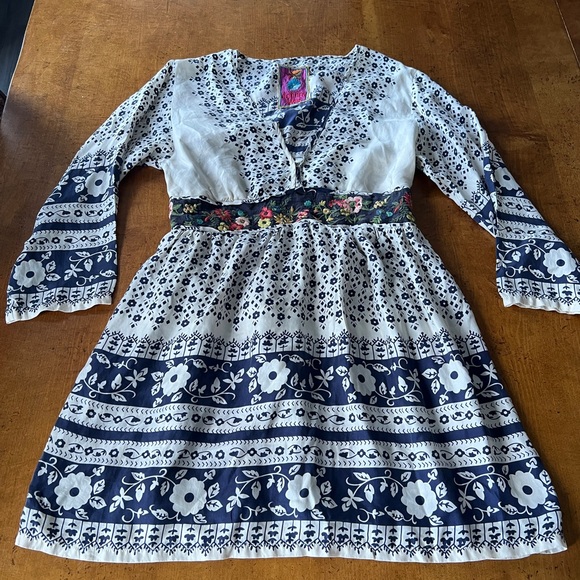 Johnny Was | Tops | Johnny Was Embroidered Silk Blue White Floral Tunic ...